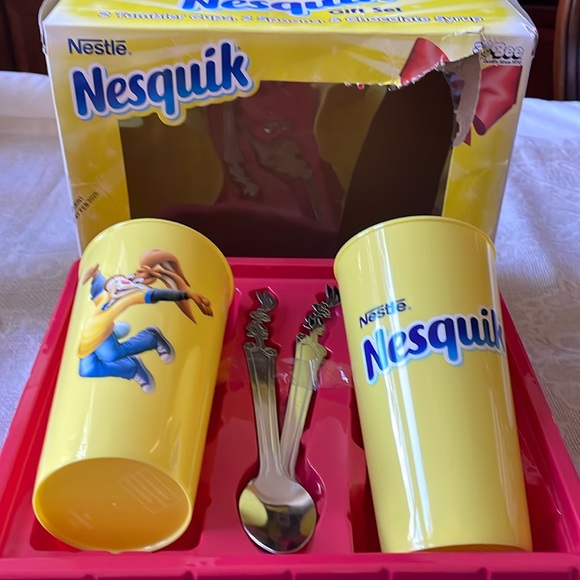 nestle | Dining | Nestle Nesquik Bunny Collectible 2 Cups 2 Spoons Gift ...